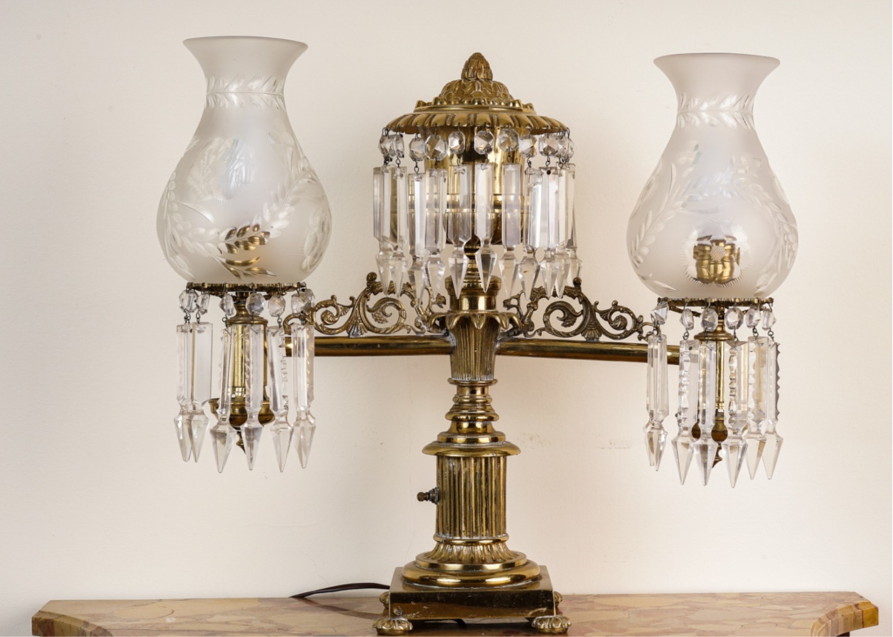 VICTORIAN (2) LIGHT ARGAND LAMP #38126 | Auctionninja.com
