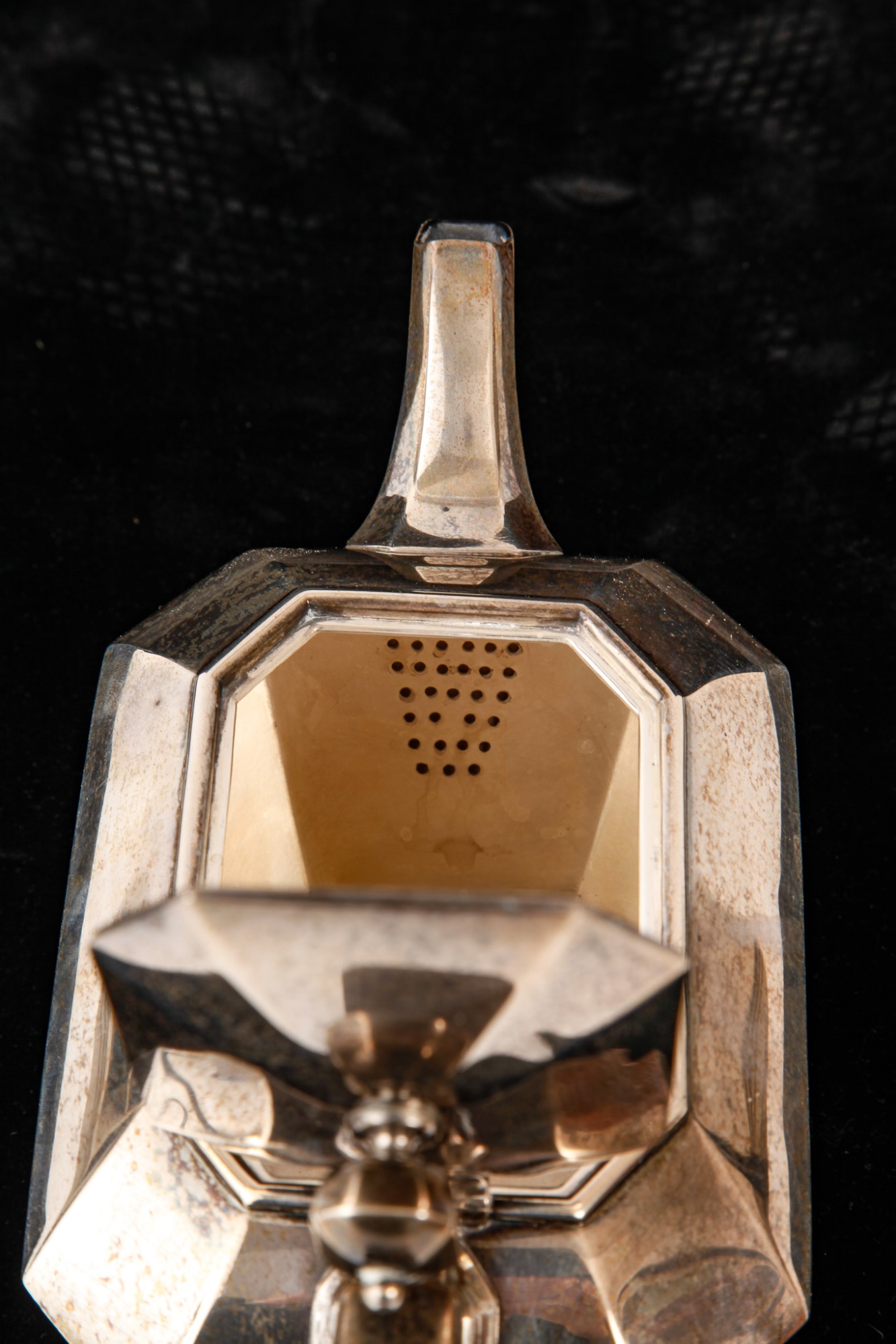 WILLIAM DURGIN STERLING SILVER 1 3/4 PINT TEAPOT #38627 | Auctionninja.com