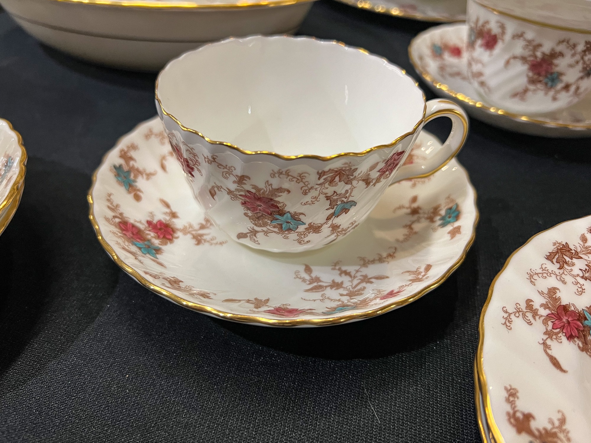 VINTAGE PARTIAL SET "ANCESTRAL" MINTON CHINA #39908 | Auctionninja.com