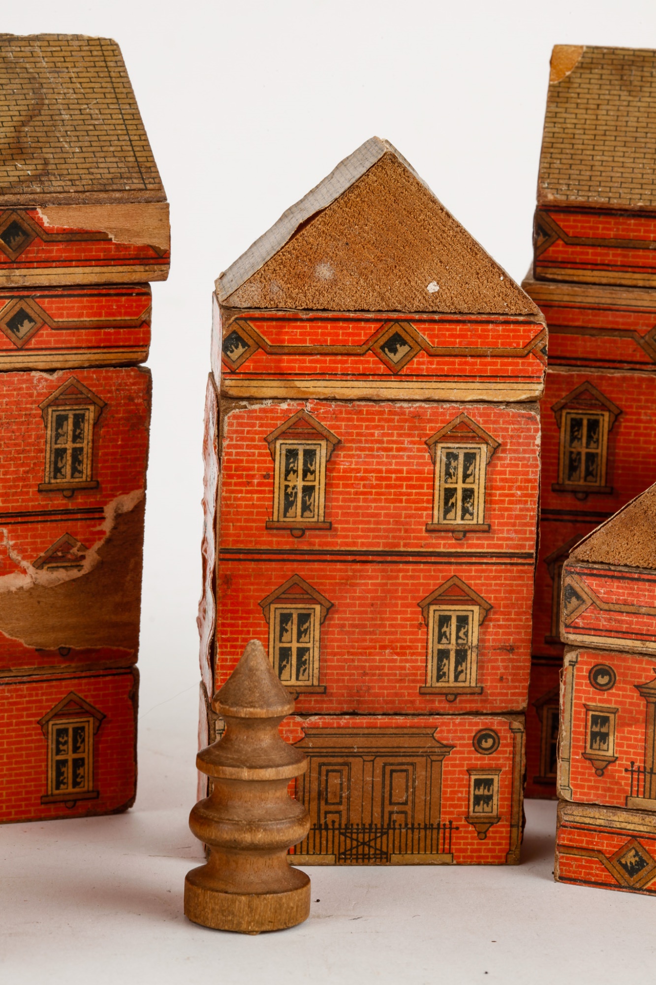 VINTAGE LITHOGRAPHED WOODEN BUILDING BLOCKS #40034 | Auctionninja.com