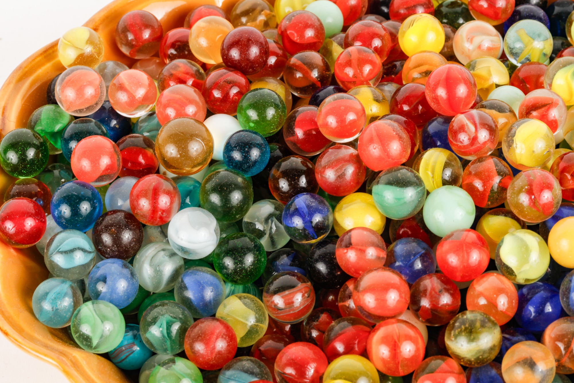 VINTAGE GROUP OF HUNDREDS OF MARBLES #40053 | Auctionninja.com