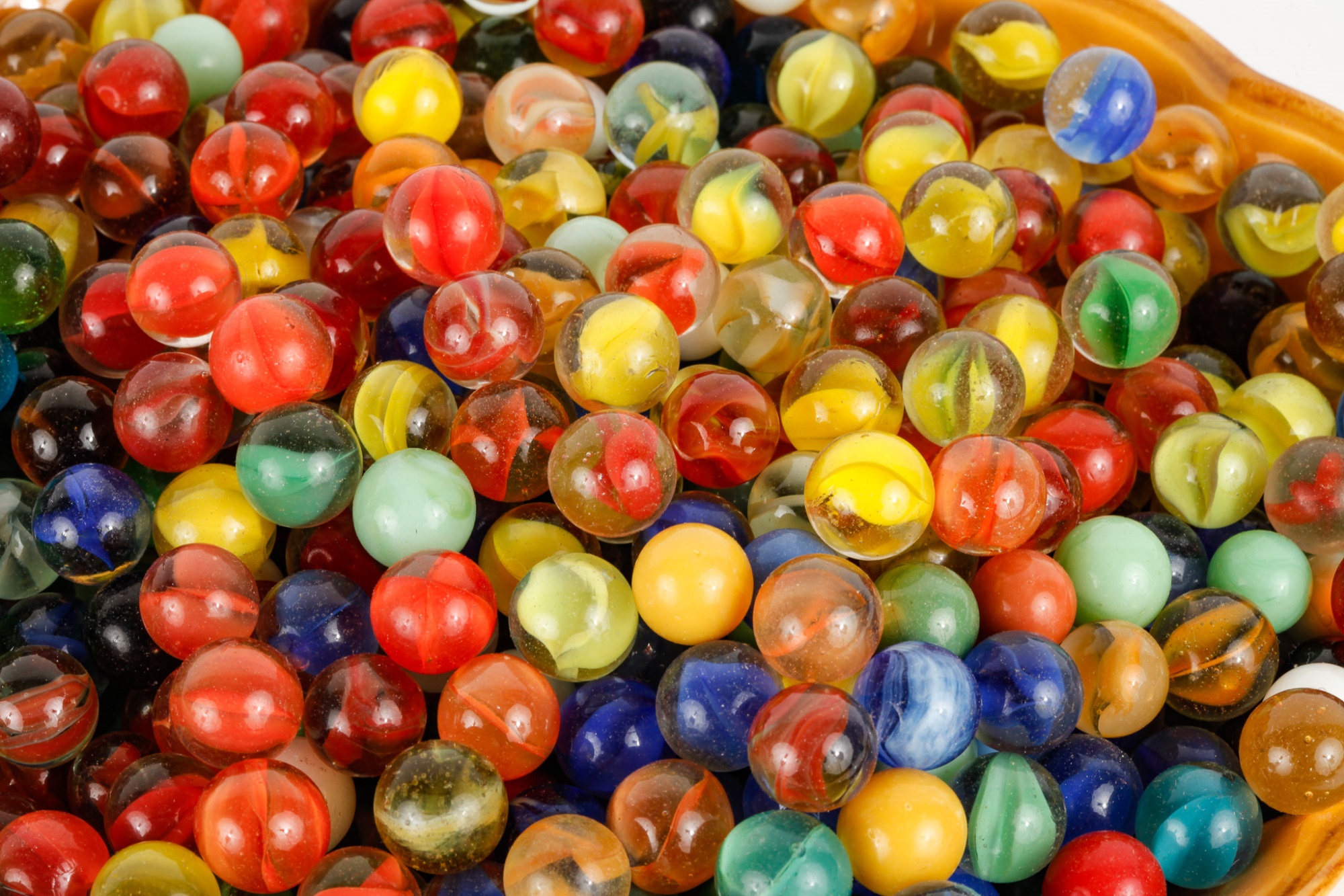 VINTAGE GROUP OF HUNDREDS OF MARBLES #40053 | Auctionninja.com