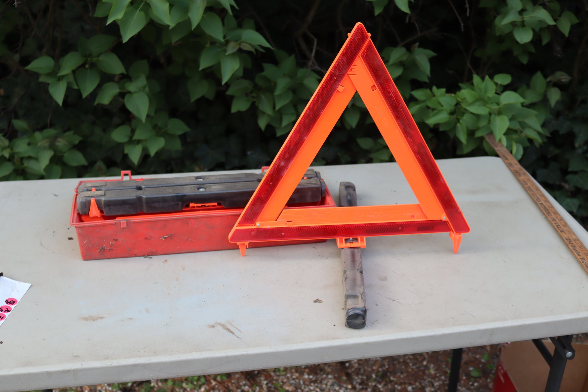 Safety Triangle Kit #27019 | Auctionninja.com