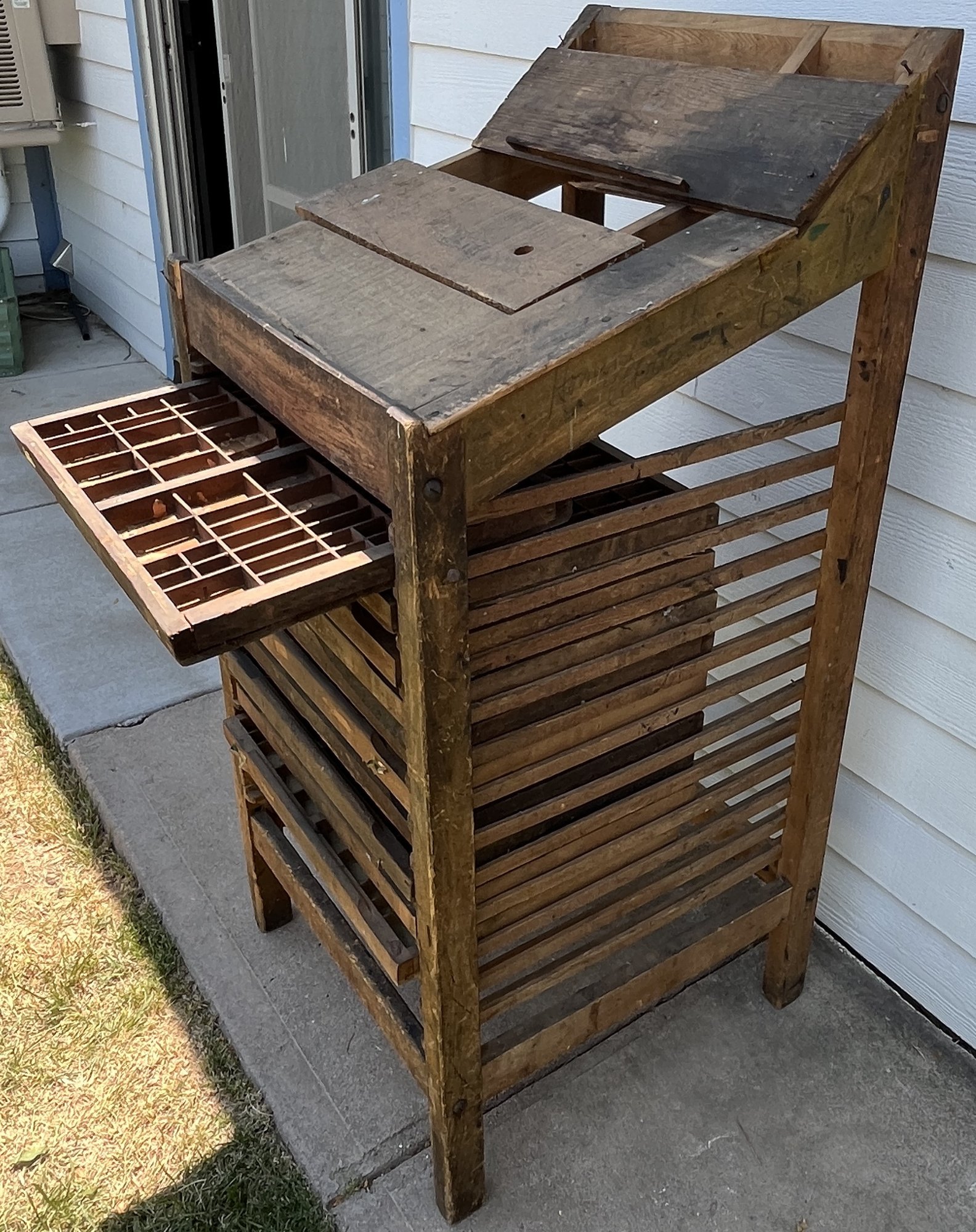 Vintage Printing Typeset Stand With 10 Drawers #30065 | Auctionninja.com