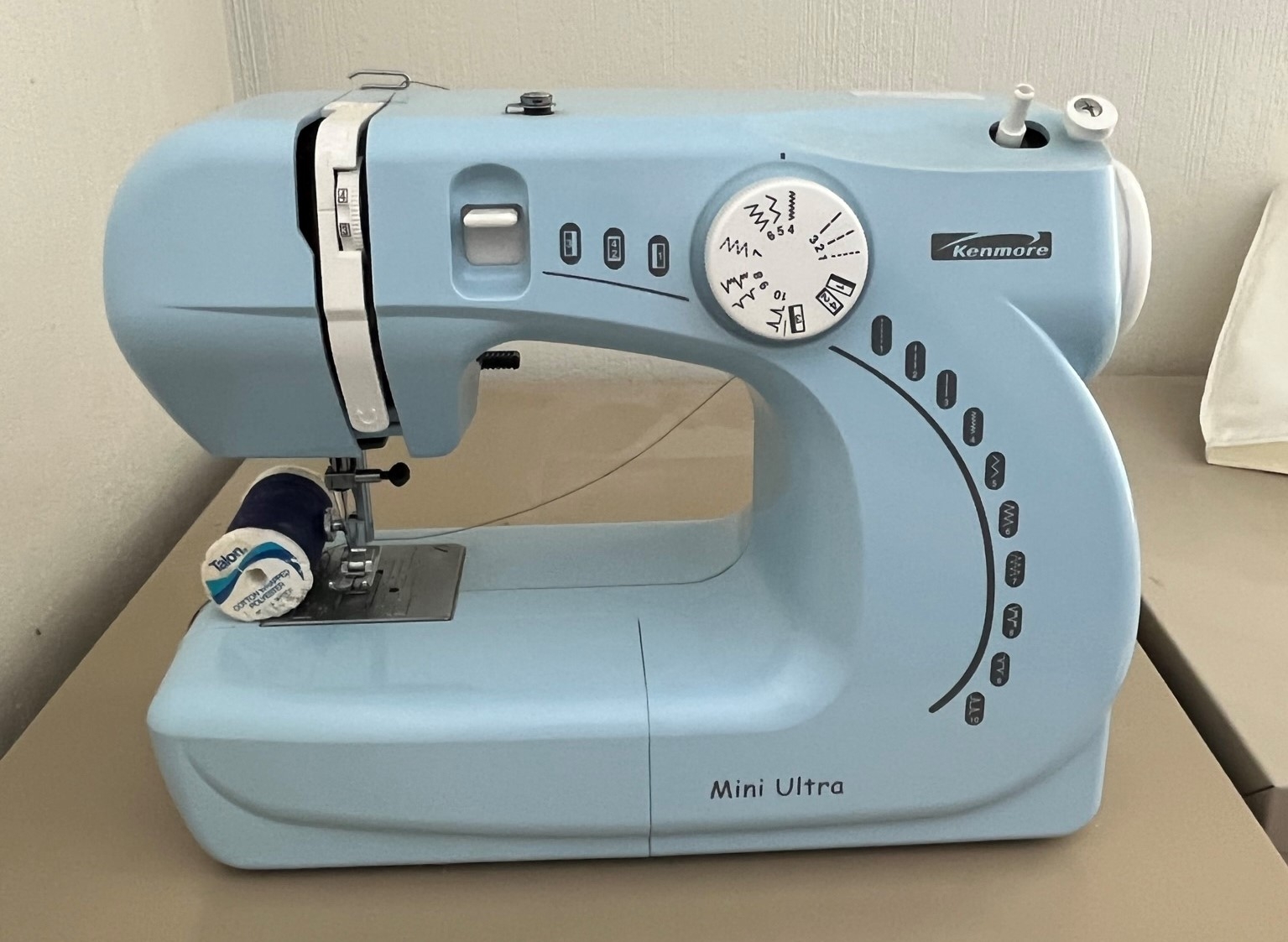 Kenmore - Mini Ultra Sewing Machine #2761 | Auctionninja.com