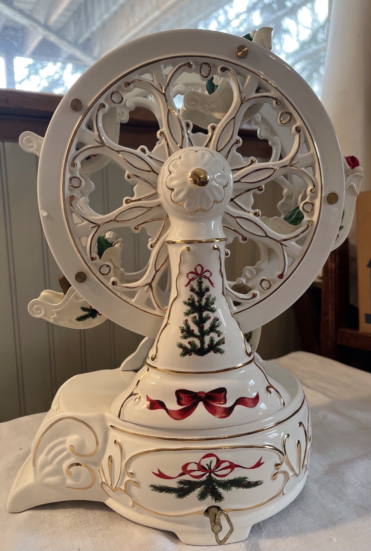 Porcelain Ferris Wheel #2854 | Auctionninja.com