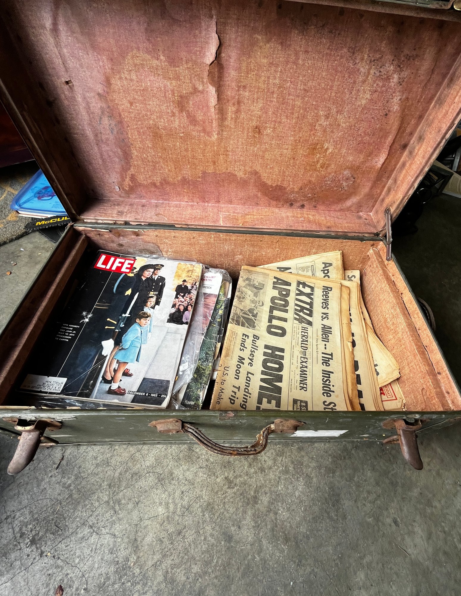 Army Trunk With Old News And Magazines #3300 | Auctionninja.com
