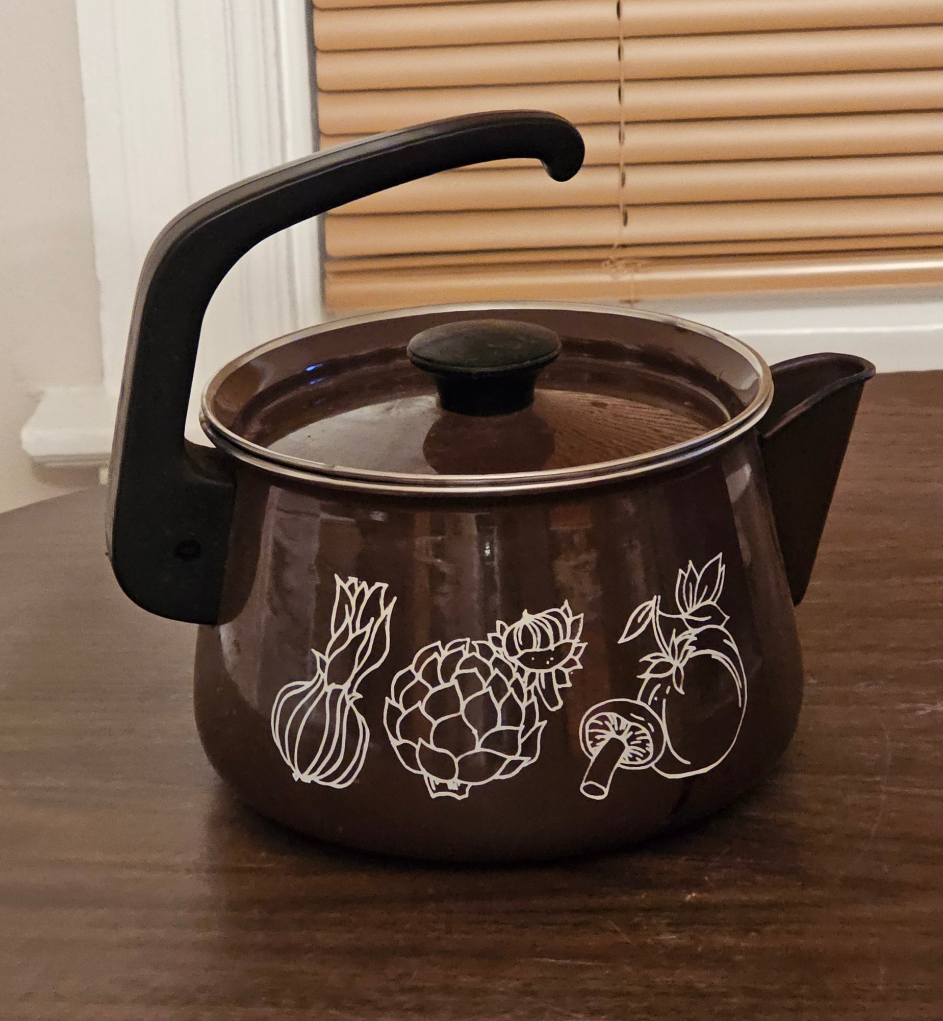 1970s Enamel Veggie Decorated Teapot #15137 | Auctionninja.com