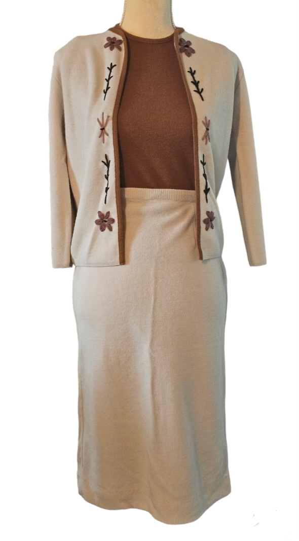 1960s AMAZINGNESS Orlon Acrylic 3 Piece Set S #16422 | Auctionninja.com