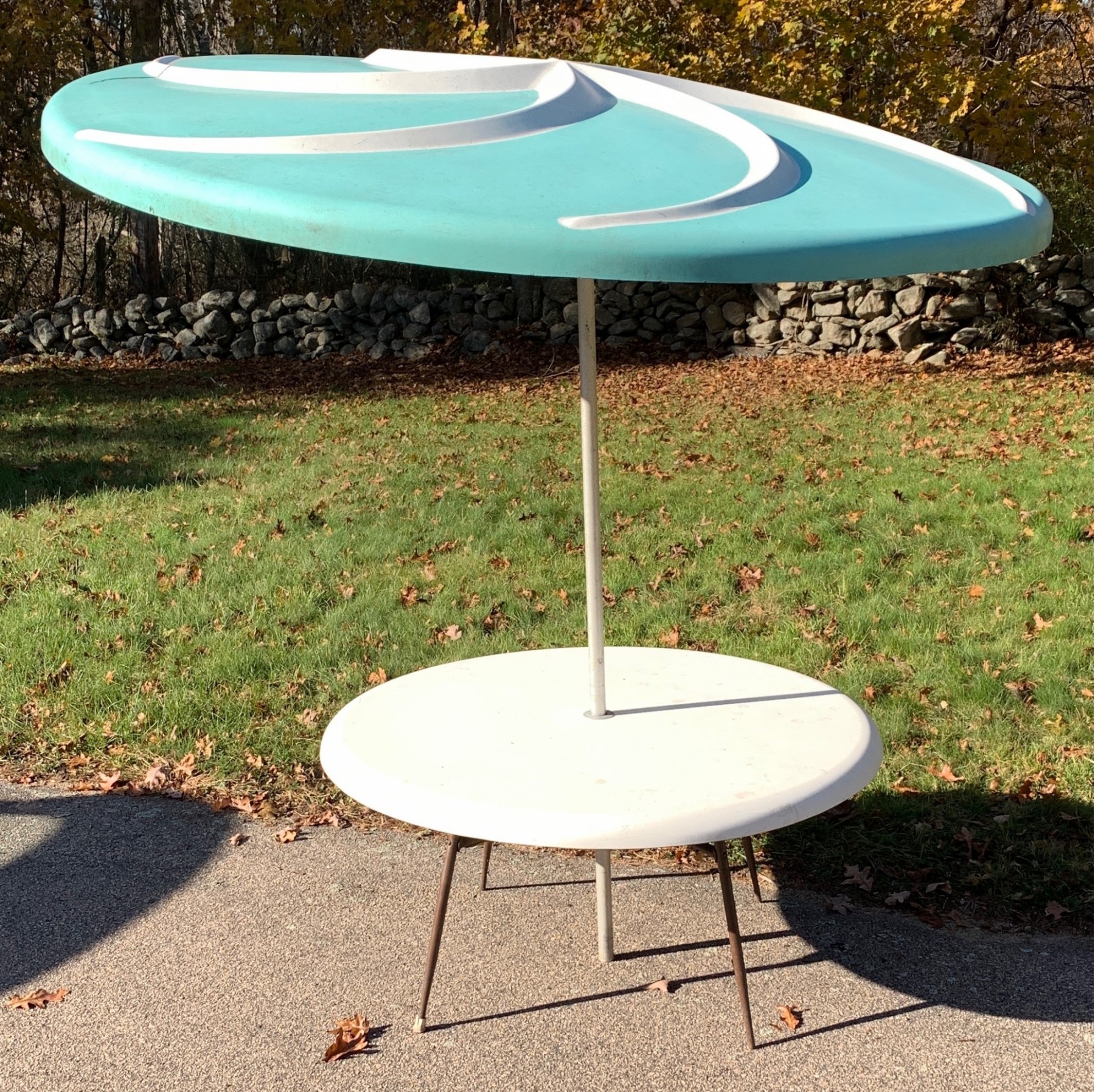 Mid Century Modern Fibrella Patio Table #2647 | Auctionninja.com