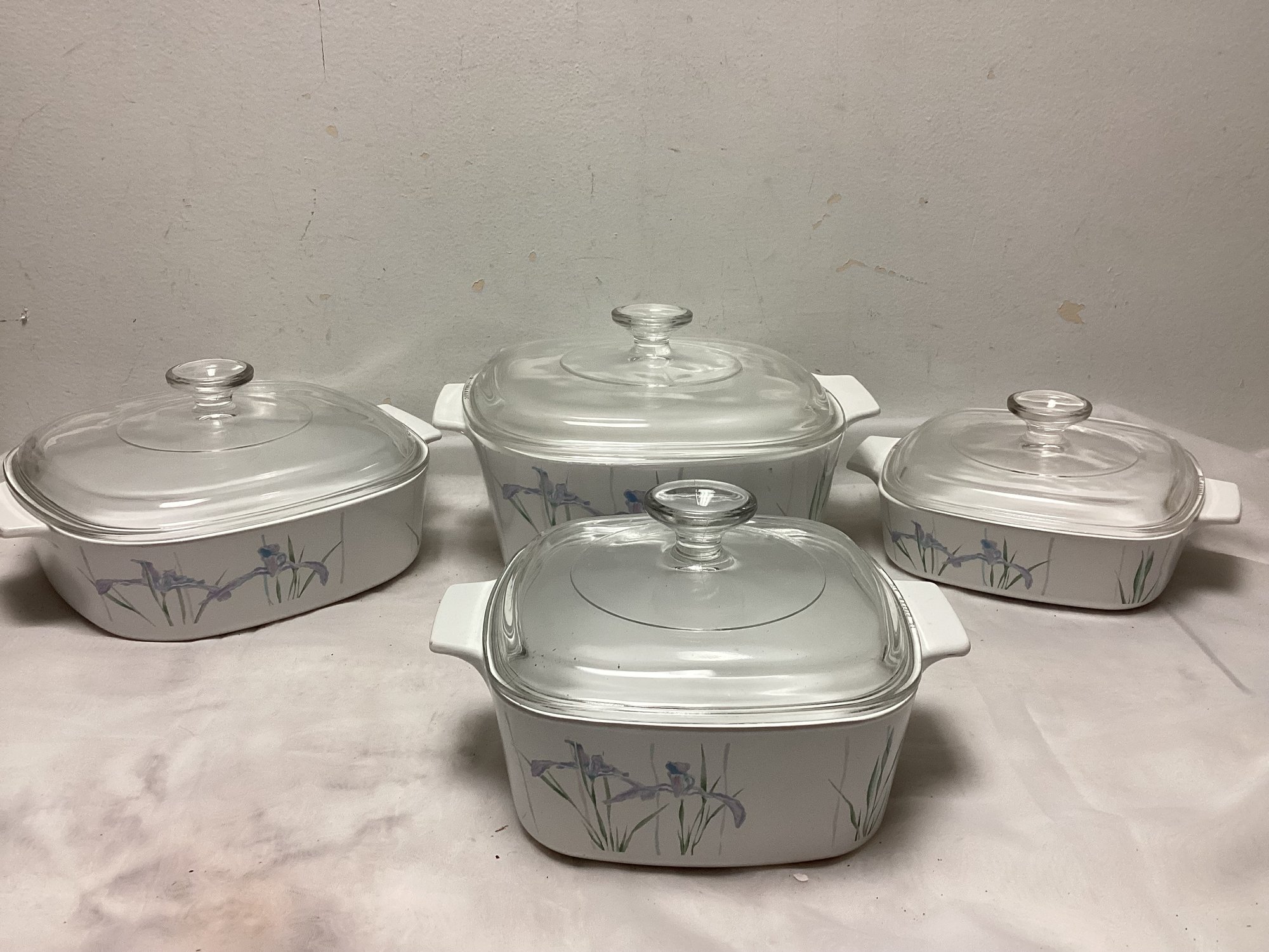Corning Ware White Couple Square Casserole Dishes #25946 | Auctionninja.com