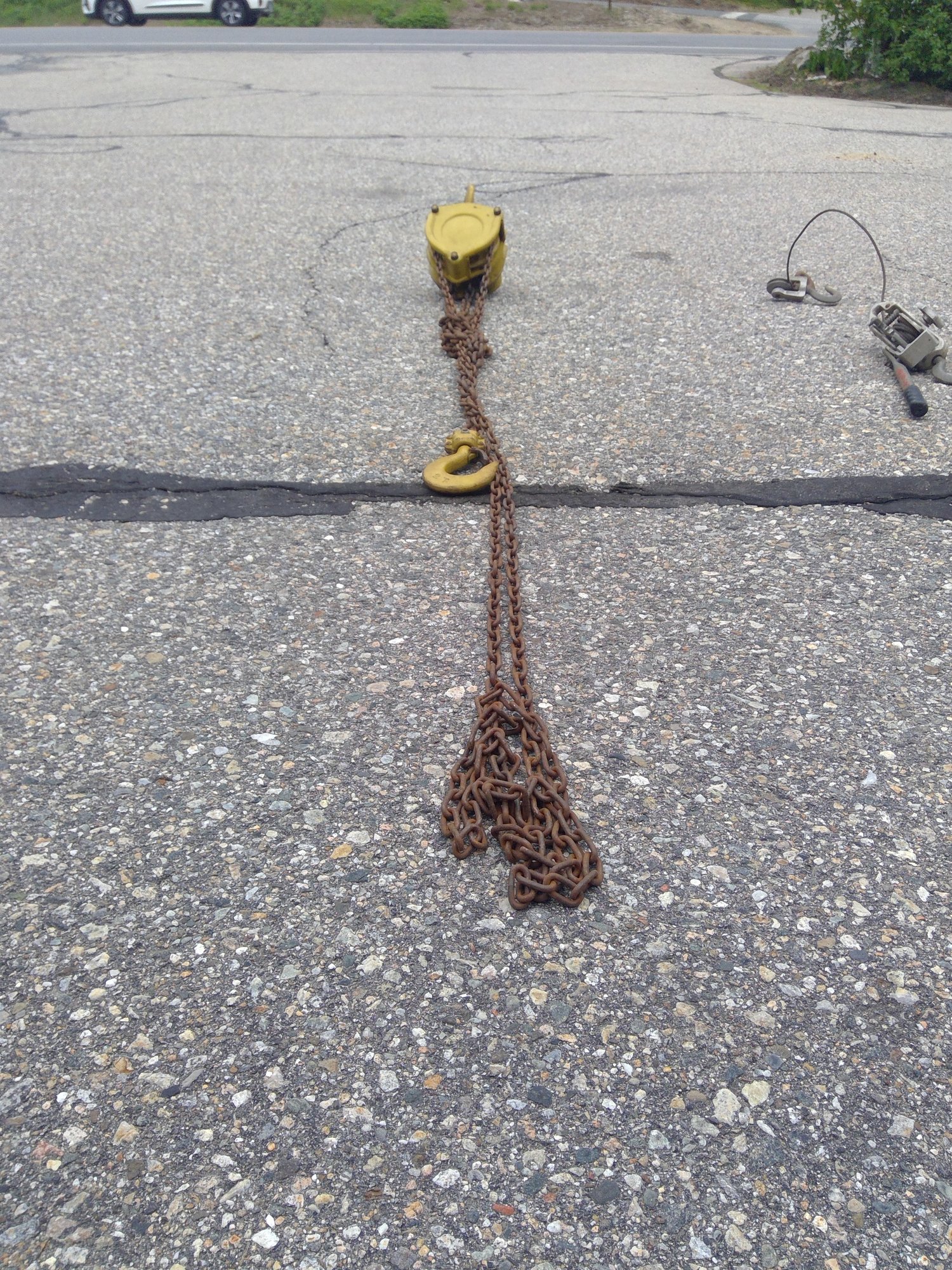 Vintage Yellow Yale 2 Ton Chain Fall/ Hoist #2493 | Auctionninja.com