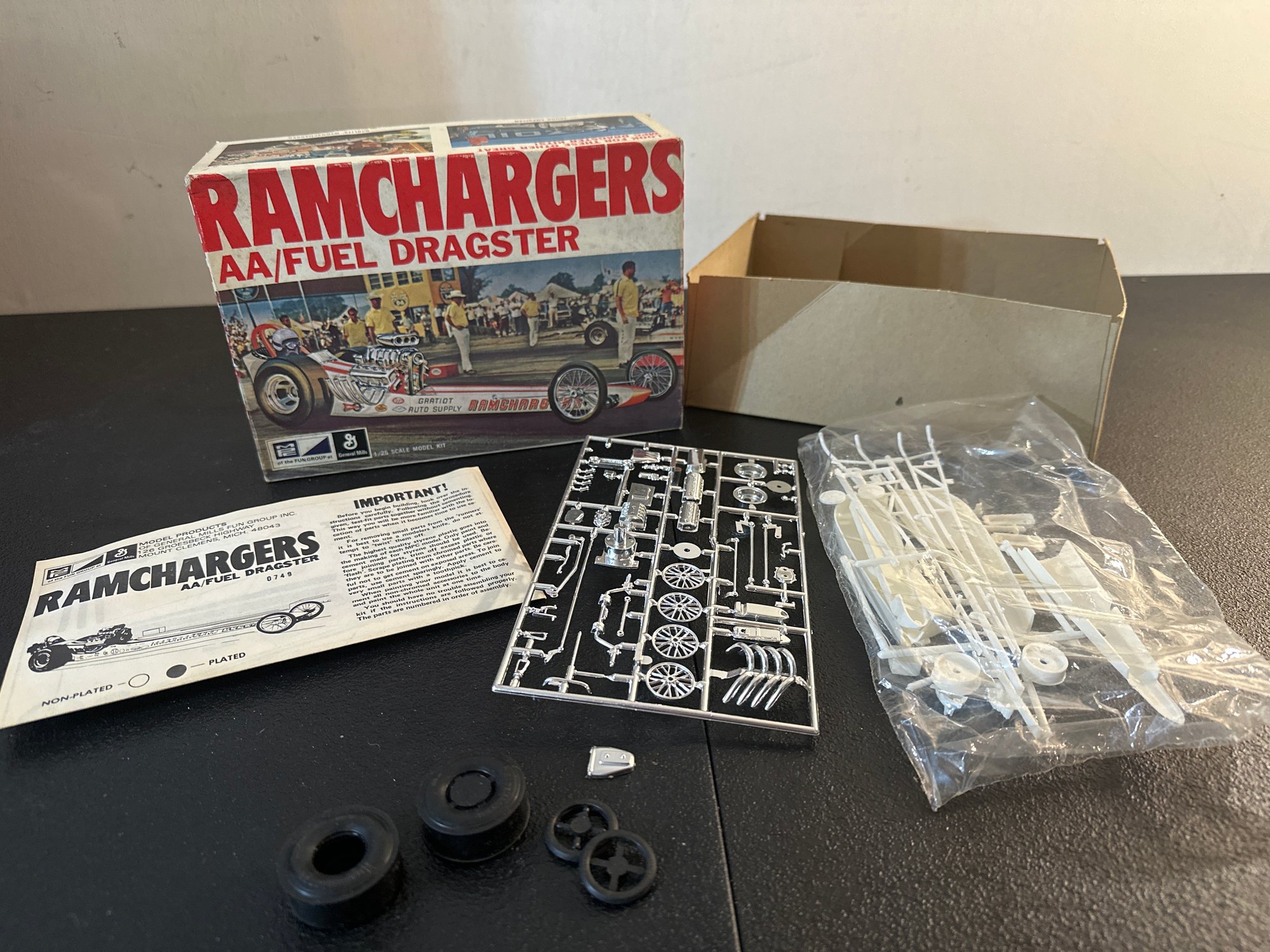 Vintage Ramchargers 1/25th Scale Model Kit AA Fuel Dragster MPC General ...