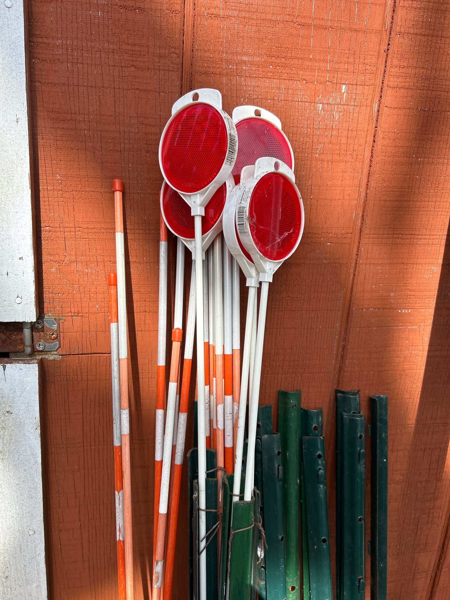 Lot Of Steel Fence Posts And Fiberglass Markers Great For Garden Or ...