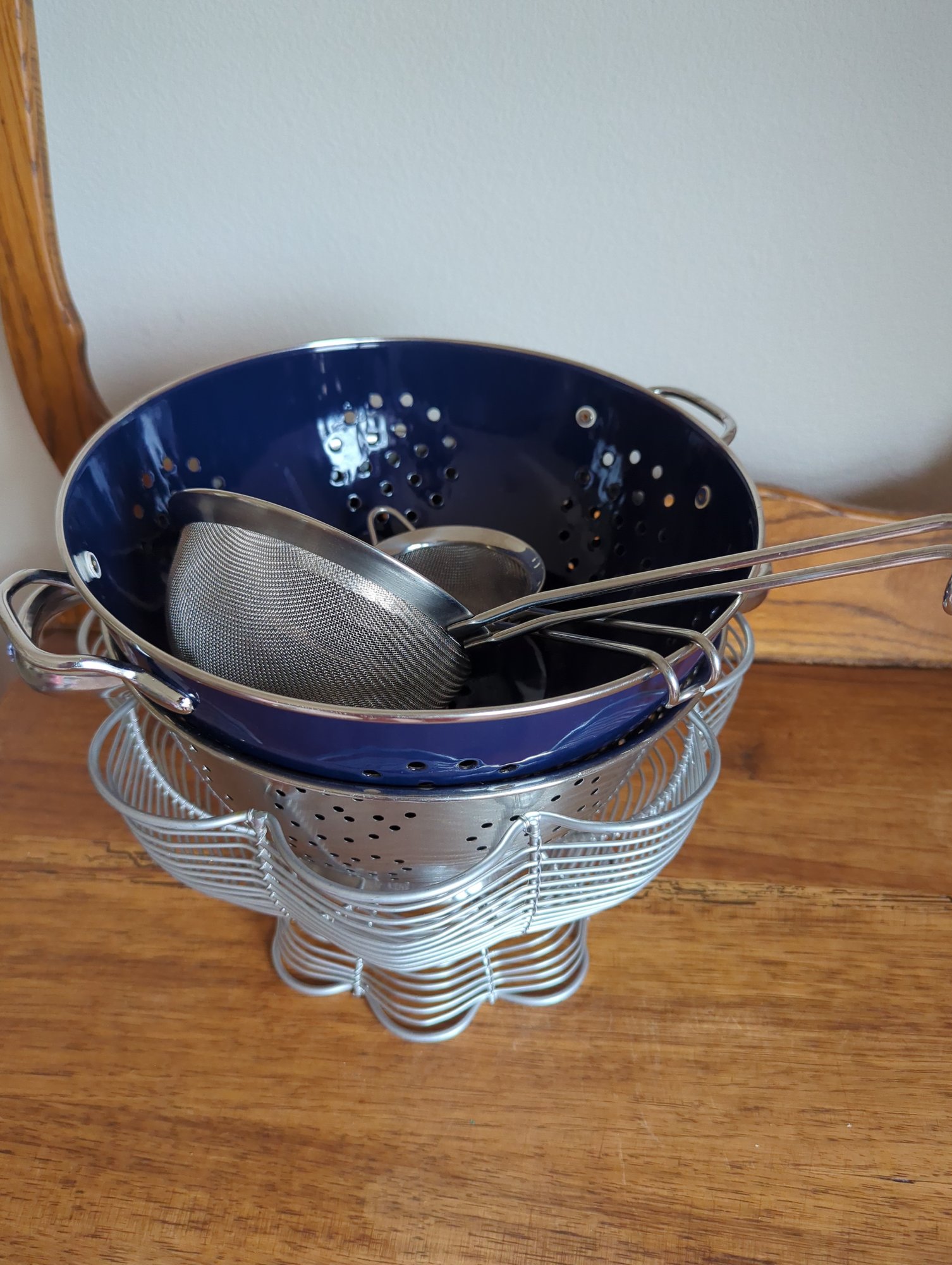 Stack Of Colanders And Strainers #3738 | Auctionninja.com