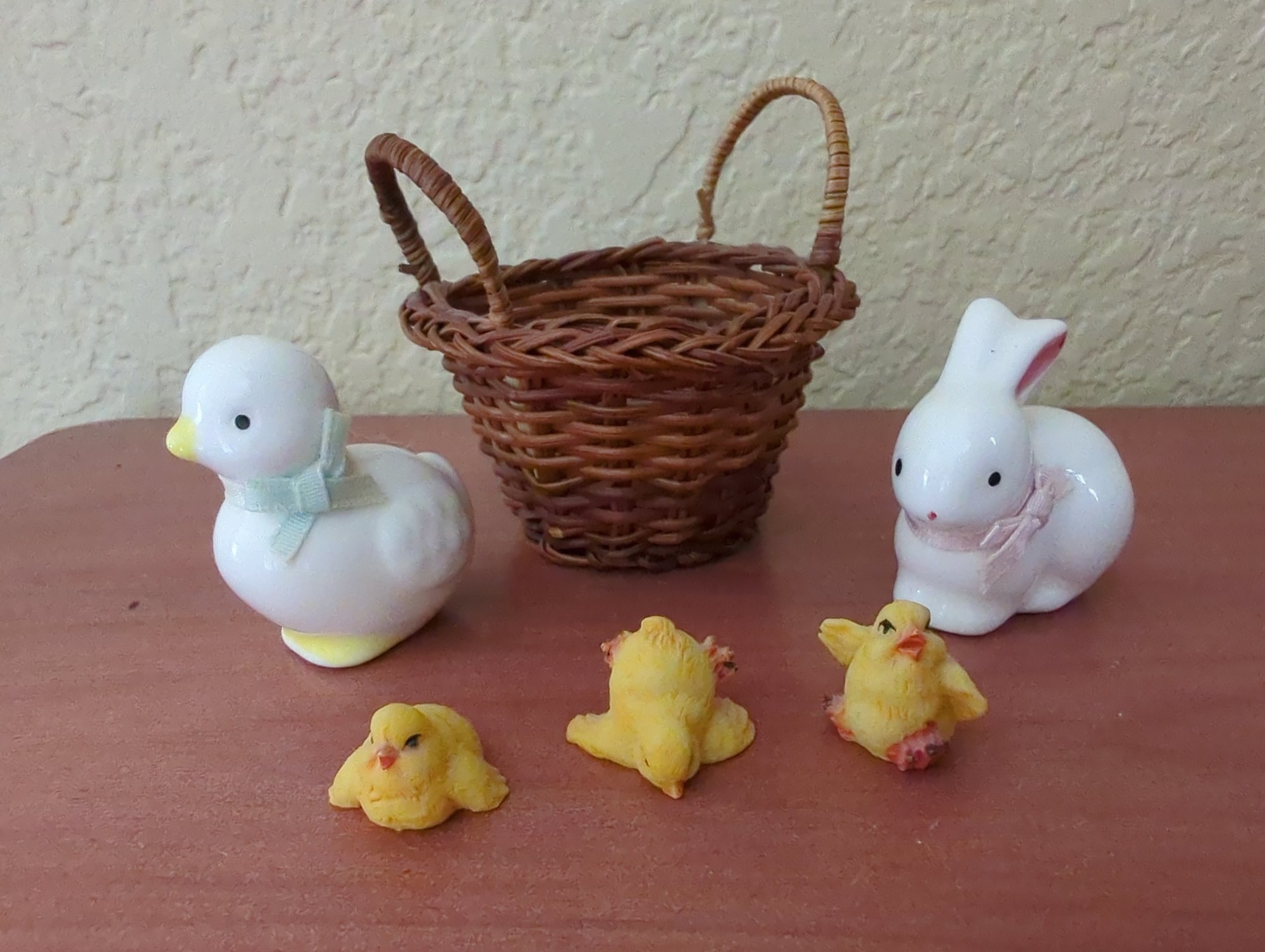 Miniature Lot Including 3-in Basket, 2-in Bunny And Rabbit Porcelain ...