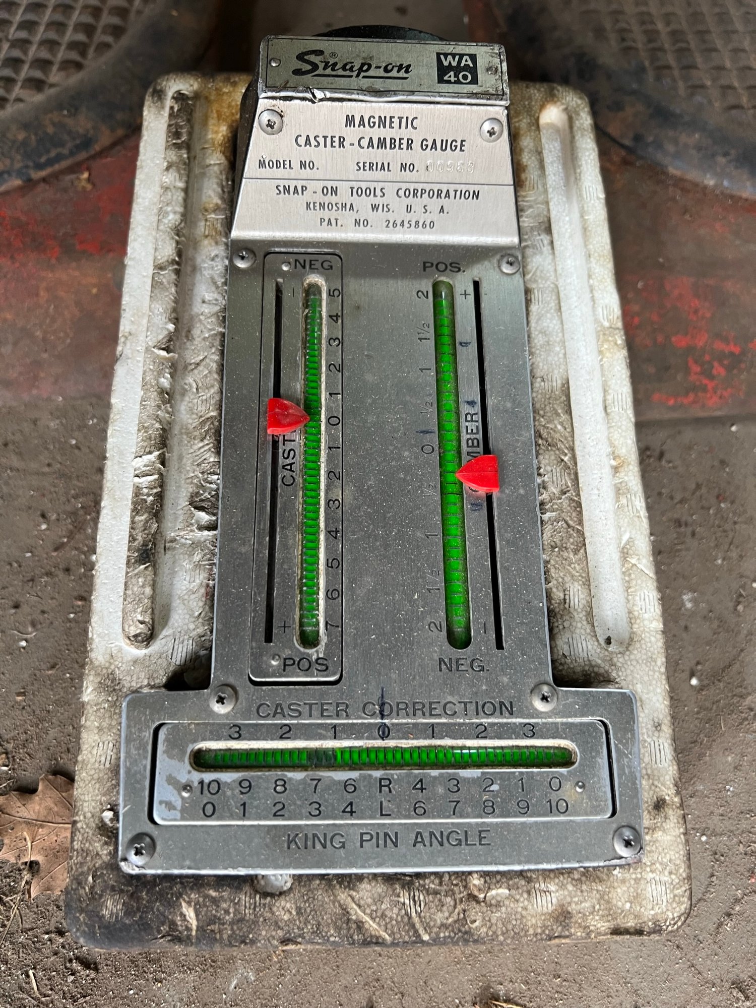 G/8 Pc Vintage - SnapOn WA40 Caster Camber Gauge, 5 Shelf Metal Wall Rack, 2 WA62 Alignment Turn ...