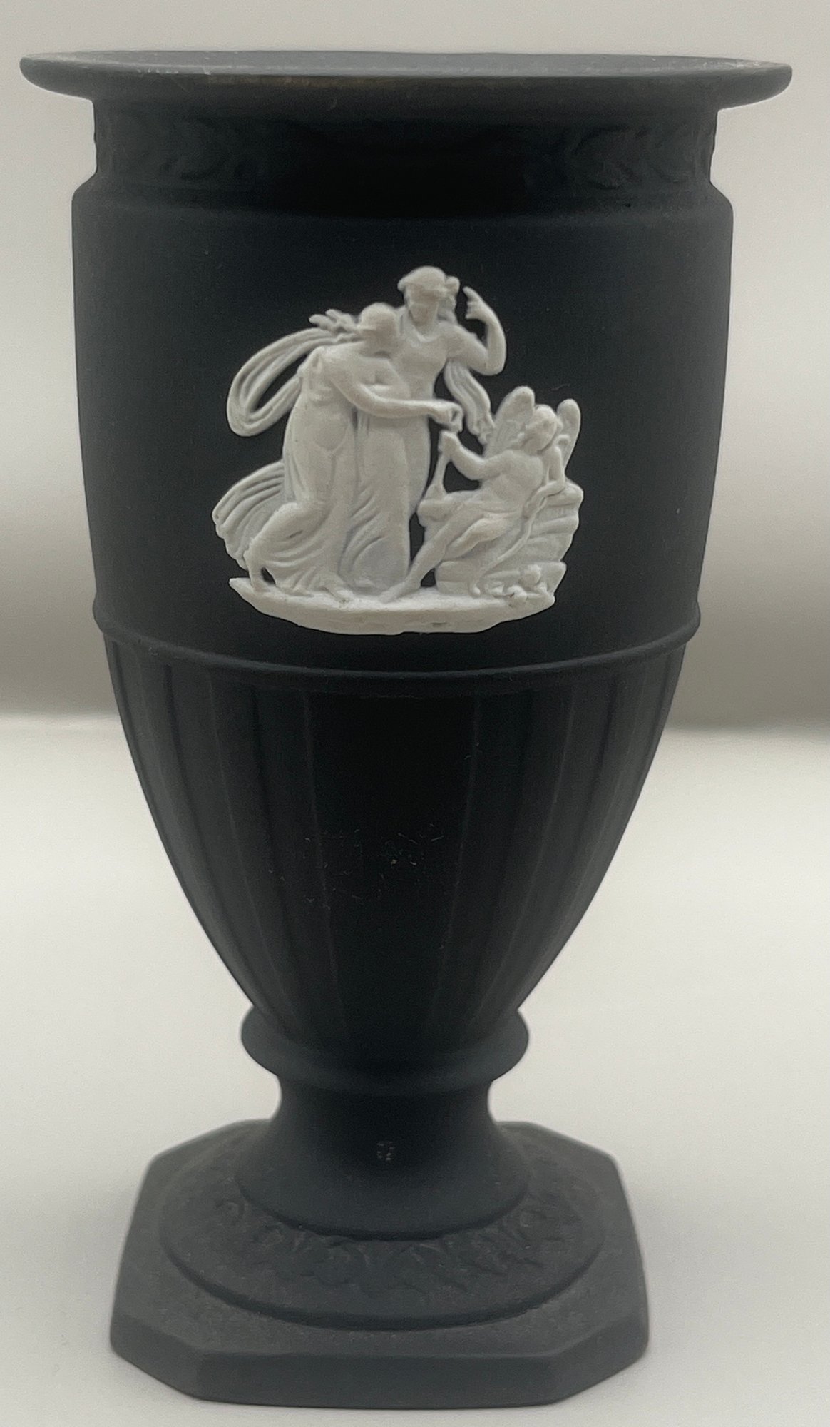 Wedgwood Black Jasperware Vase - Made In England #105999 | Auctionninja.com