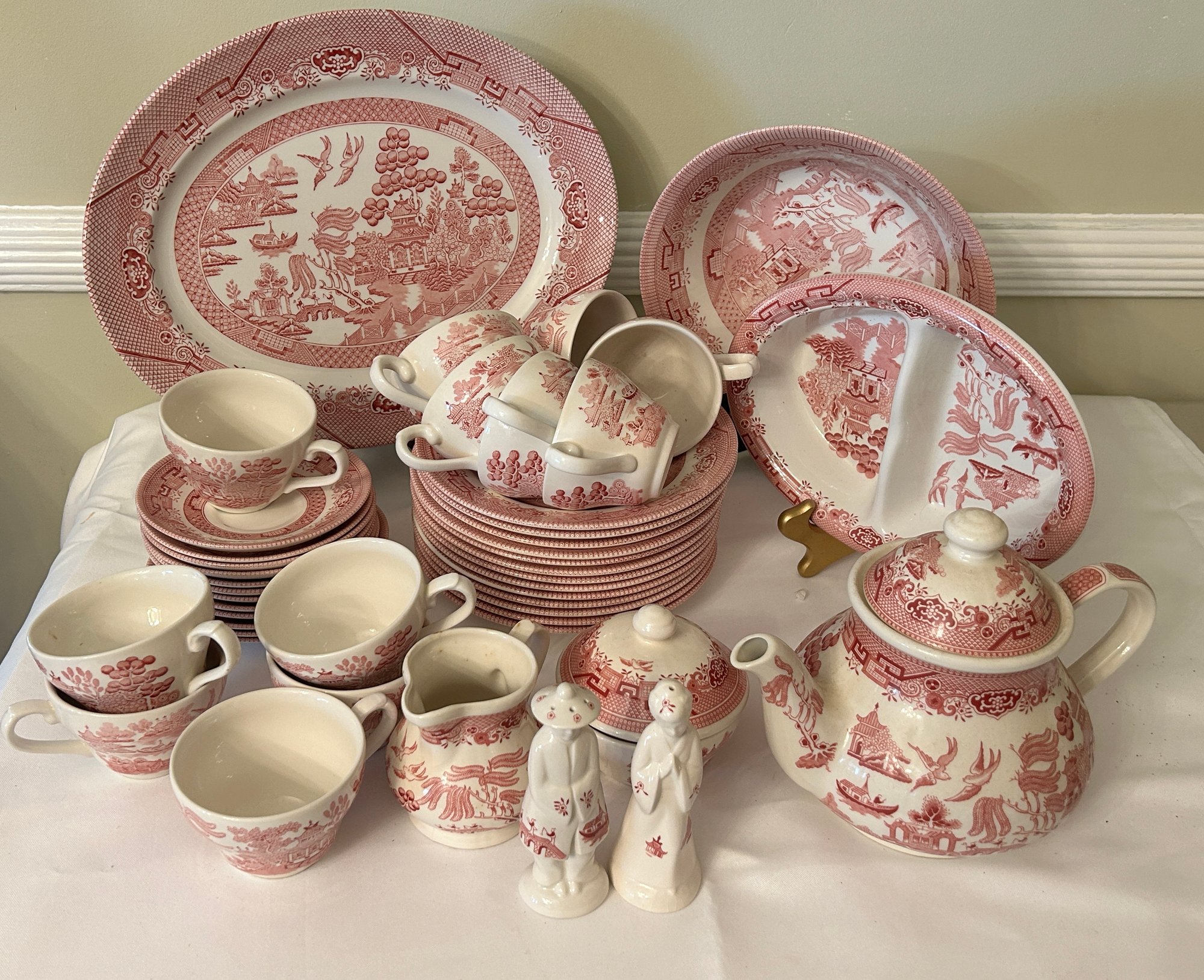 Churchiel Fine China, Made In England, 44 Piece Lot #106472 ...
