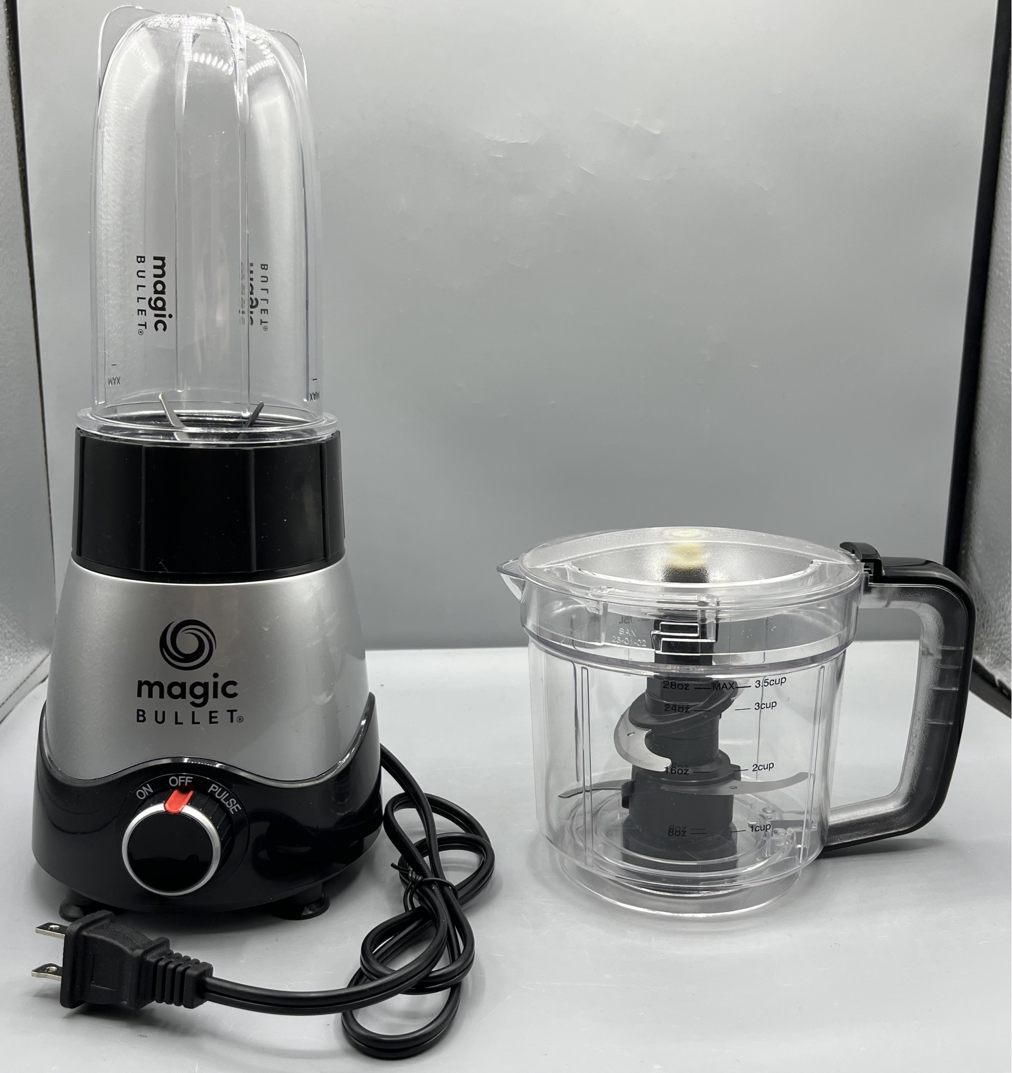 Magic Bullet Model MB3001 With Attachment #69693 | Auctionninja.com
