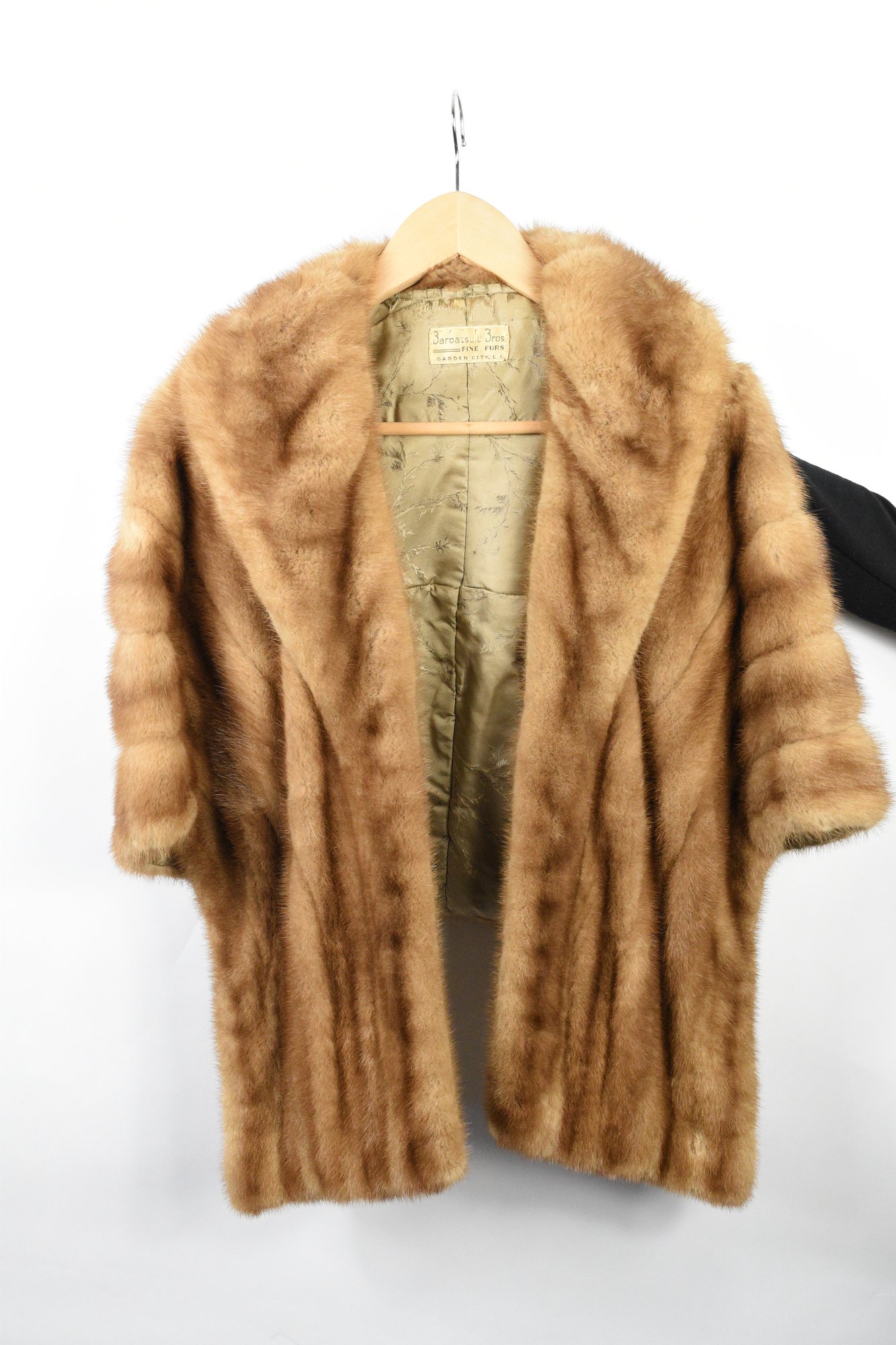 Barbatsuly Fine Furs Garden City Mink Woman's Coat #2350 | Auctionninja.com