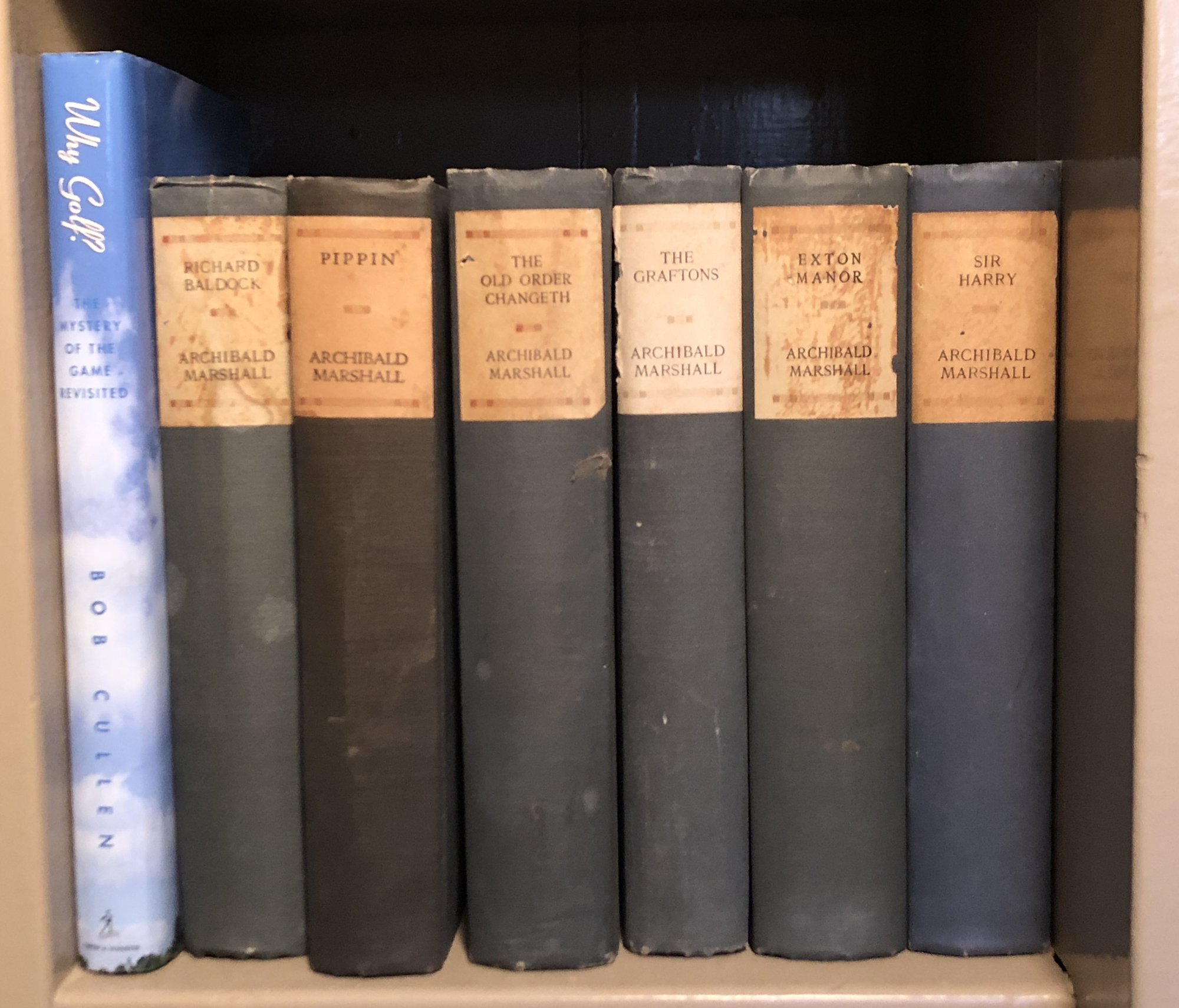Books Left Second Shelf #19130 | Auctionninja.com