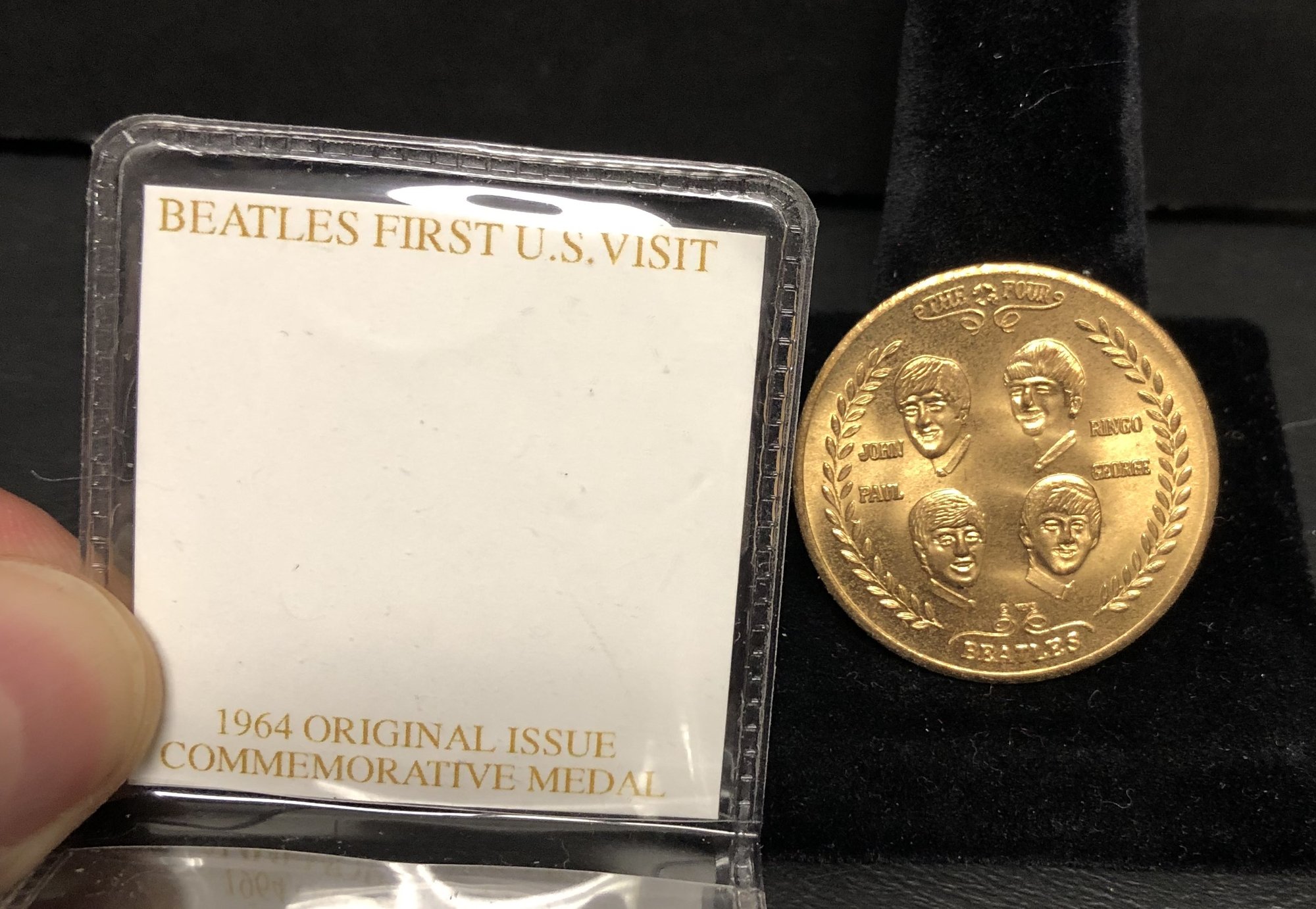 1964 Beatles 1st U.s. Visit Commemorative Medal #11744 | Auctionninja.com