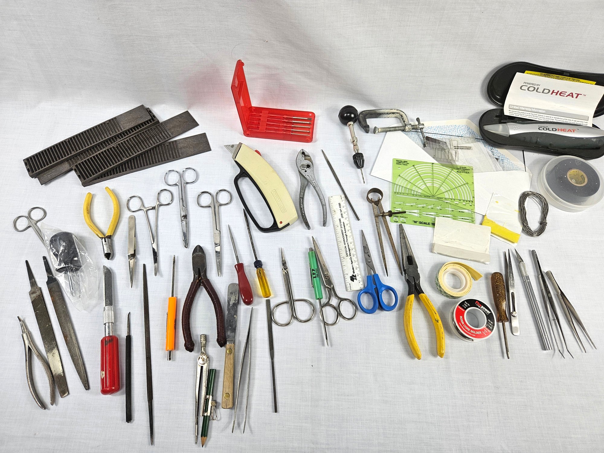 Tools- Small Items Probably Used On Train Sets #20003 | Auctionninja.com