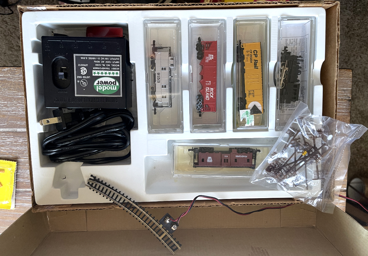 AURORA N SCALE TOM THUMB MODEL POWER VINTAGE TOY TRAIN WITH TRACKS ...