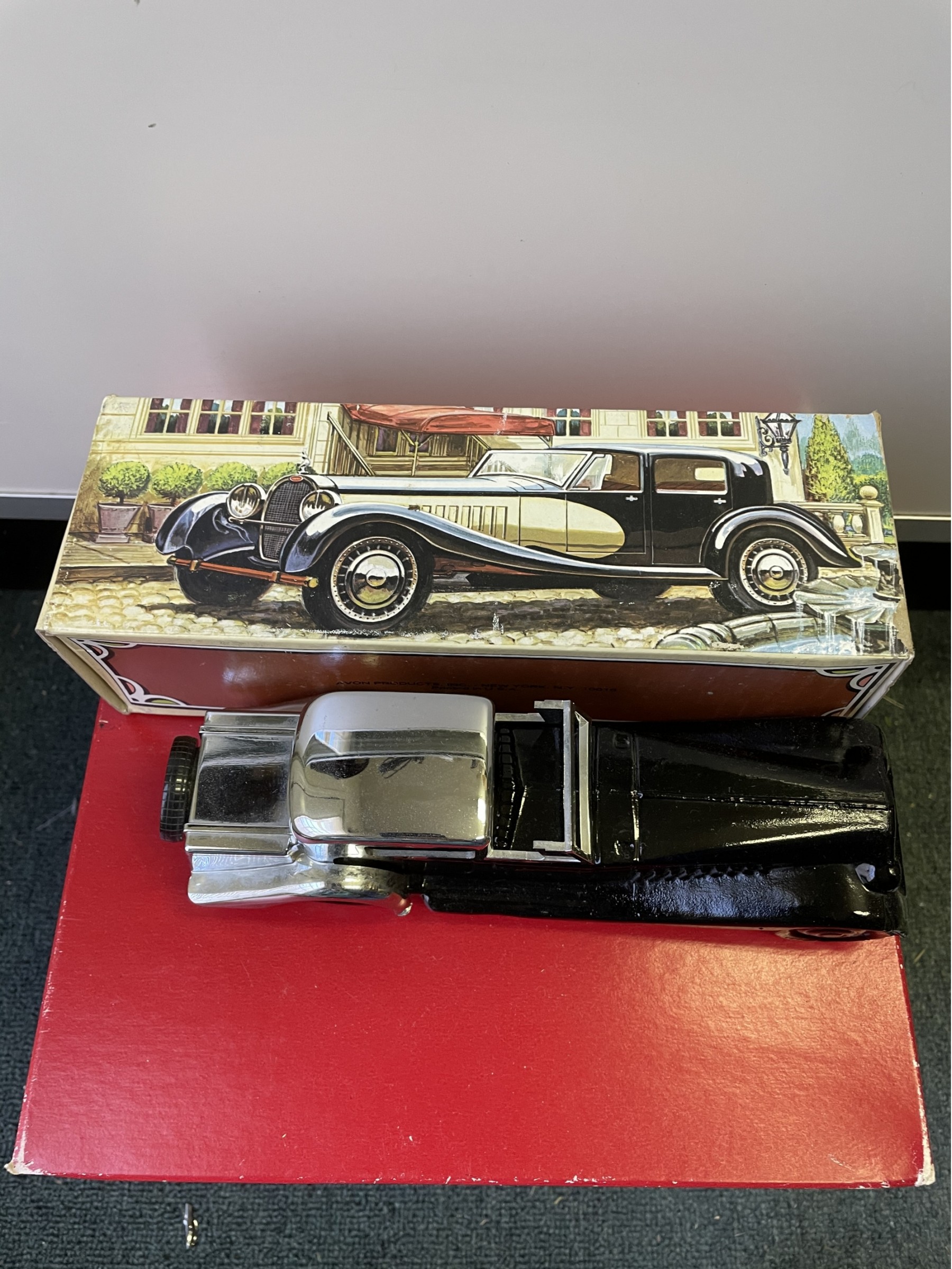 Avon Bugatti 27 Car Decanter #1868 | Auctionninja.com