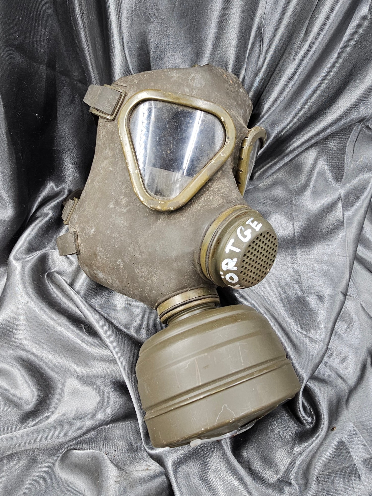 German M65 Gas Mask #1833 | Auctionninja.com