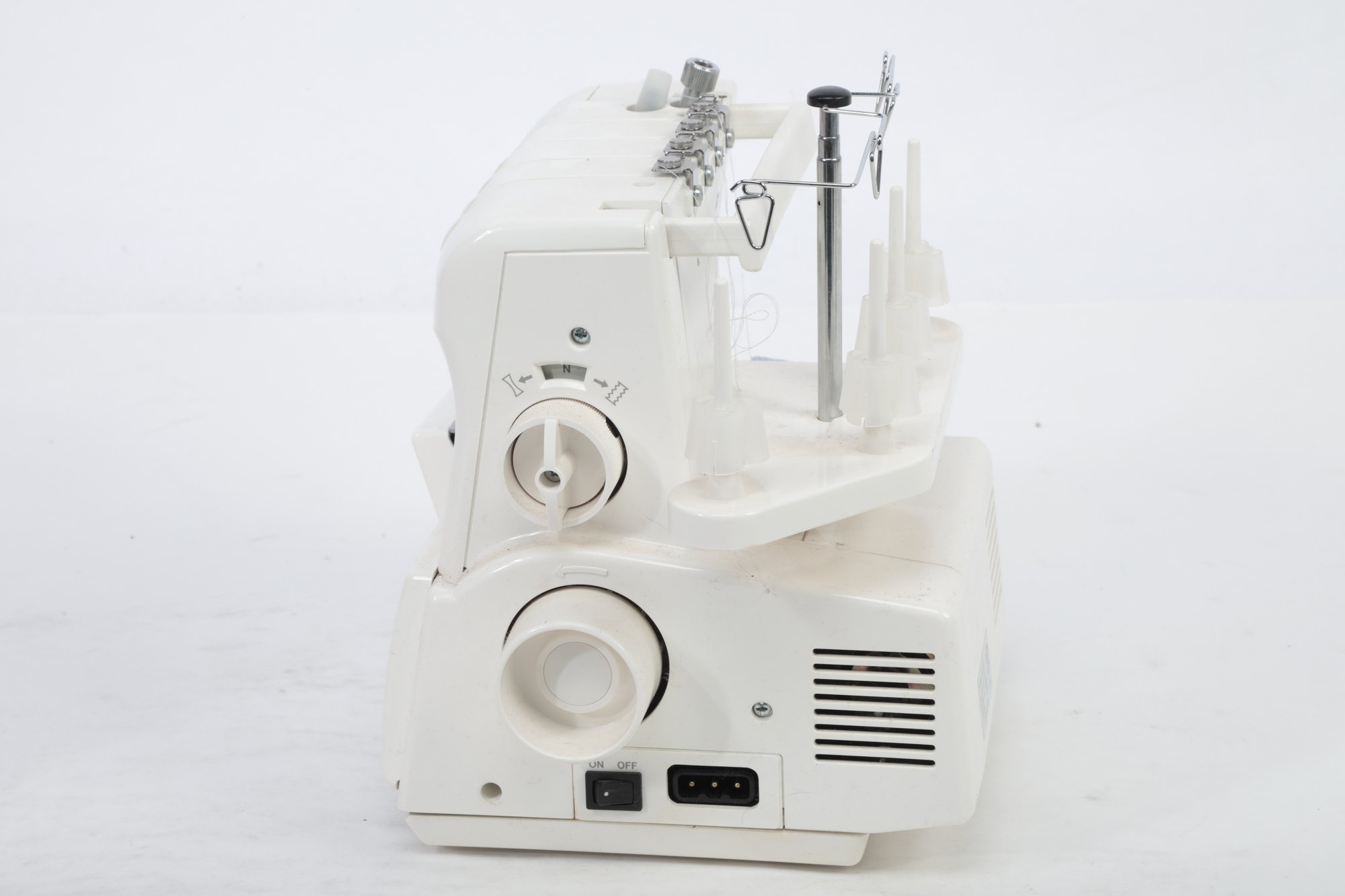 Simplicity Sewing Machine ~ SL 350 Serger #185624 | Auctionninja.com