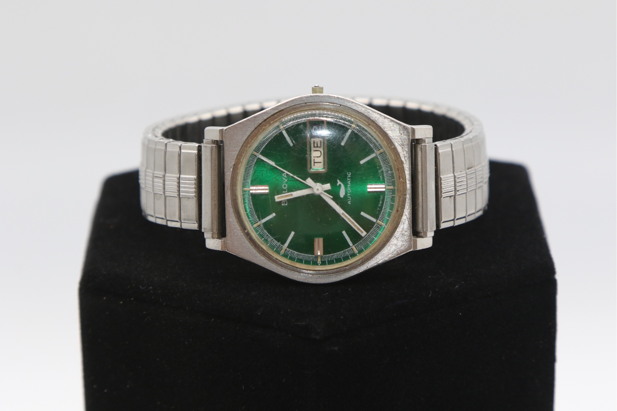 Vintage Bulova Green Face Automatic Men's Watch With Stretch Band ...