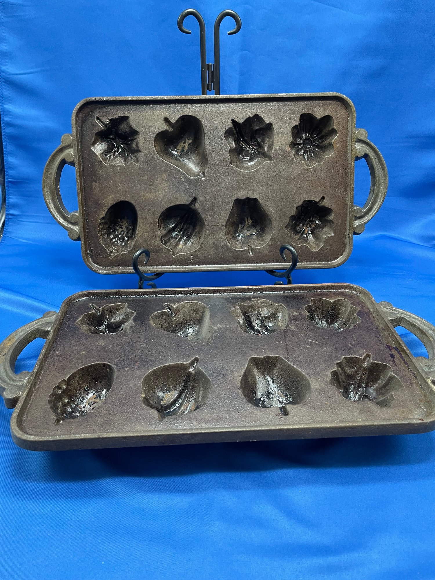 Cast Iron Molds #6019 | Auctionninja.com