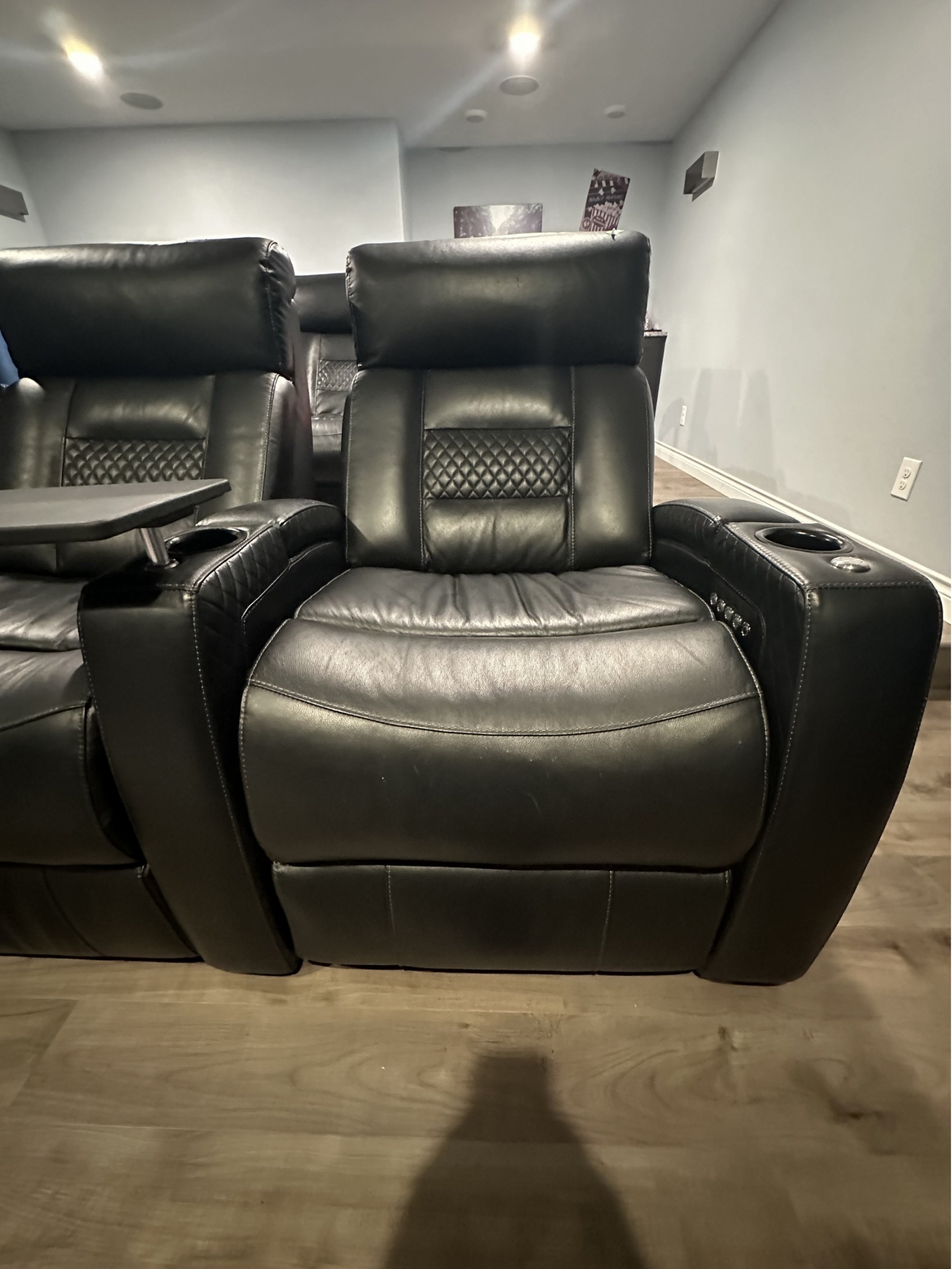 Octane Theater Chairs #1 #11923 | Auctionninja.com