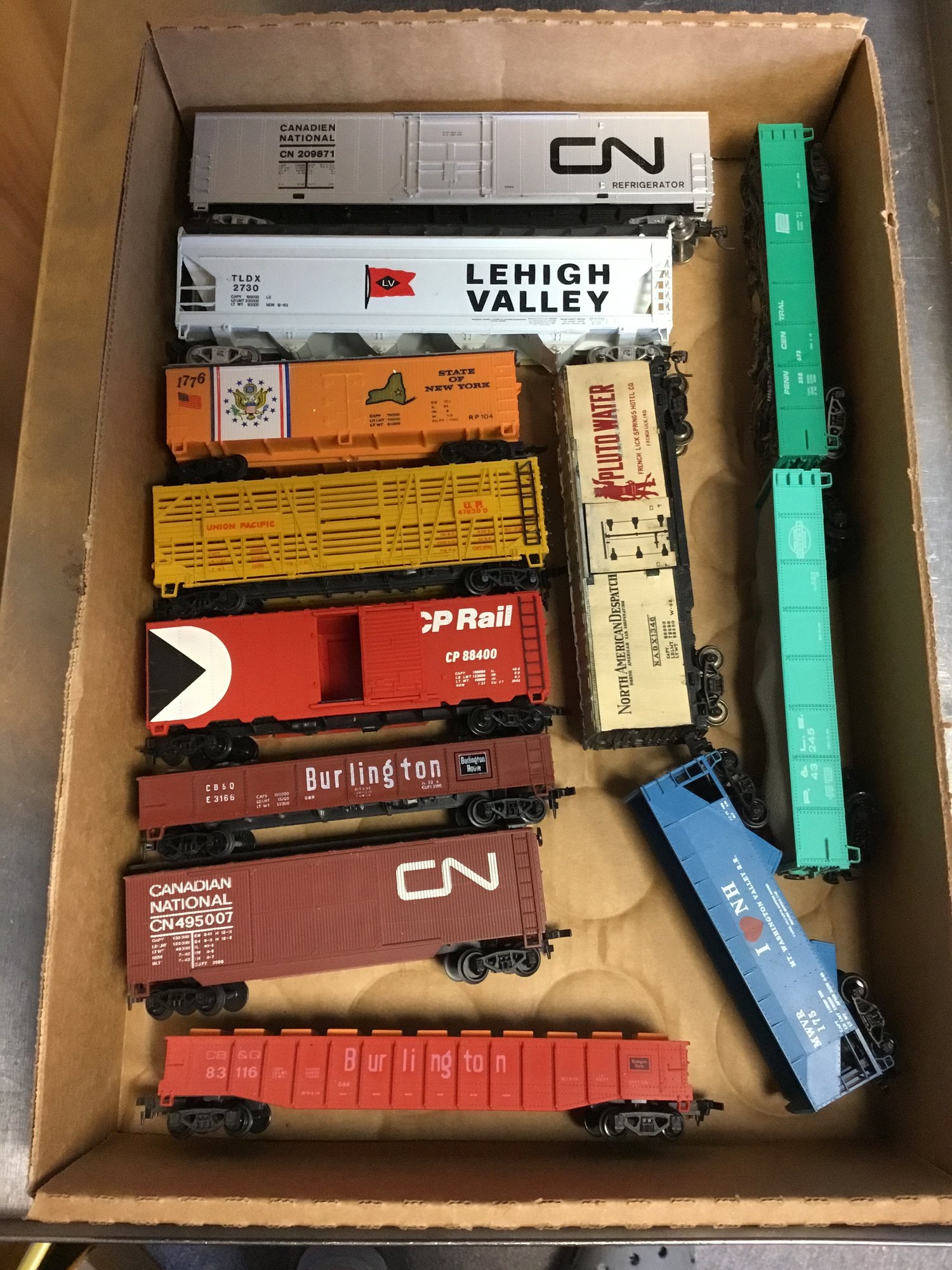 Box Lot HO Scale Trains Untested As Pictured #4200 | Auctionninja.com